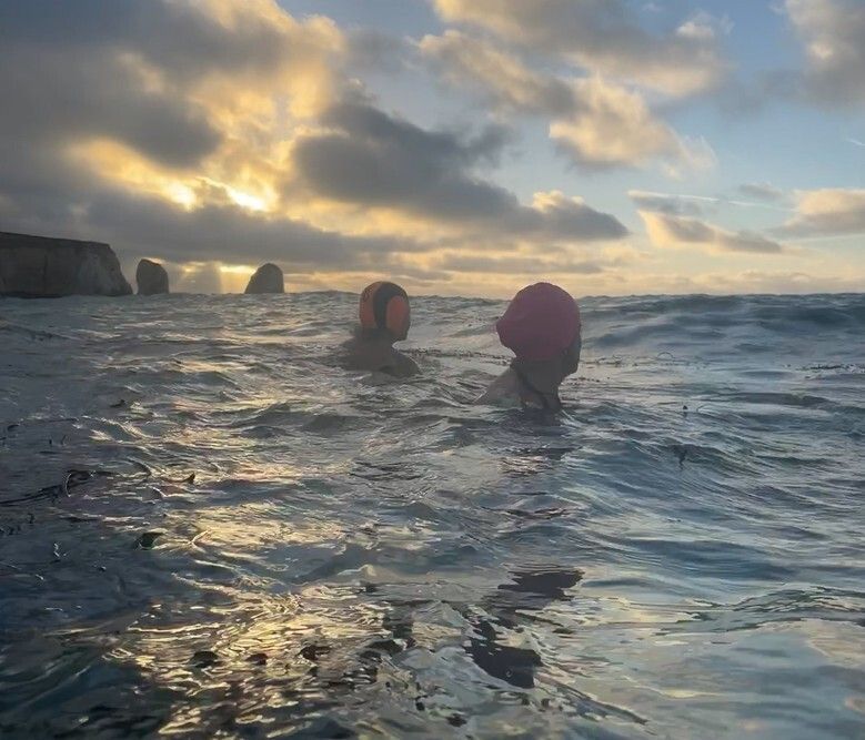 Cold Water Swimming: 5 Tips For Chilly Dips
