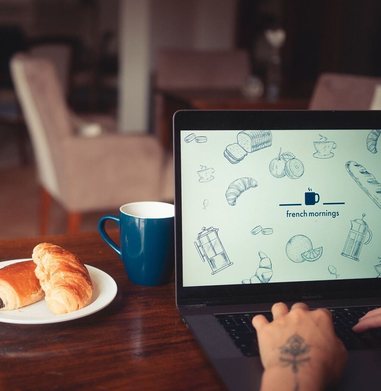 French Mornings with Elisa