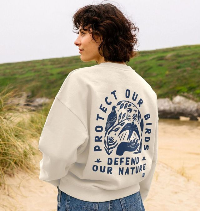 Women's Protect Our Birds Oversized T-shirt | RSPB Shop