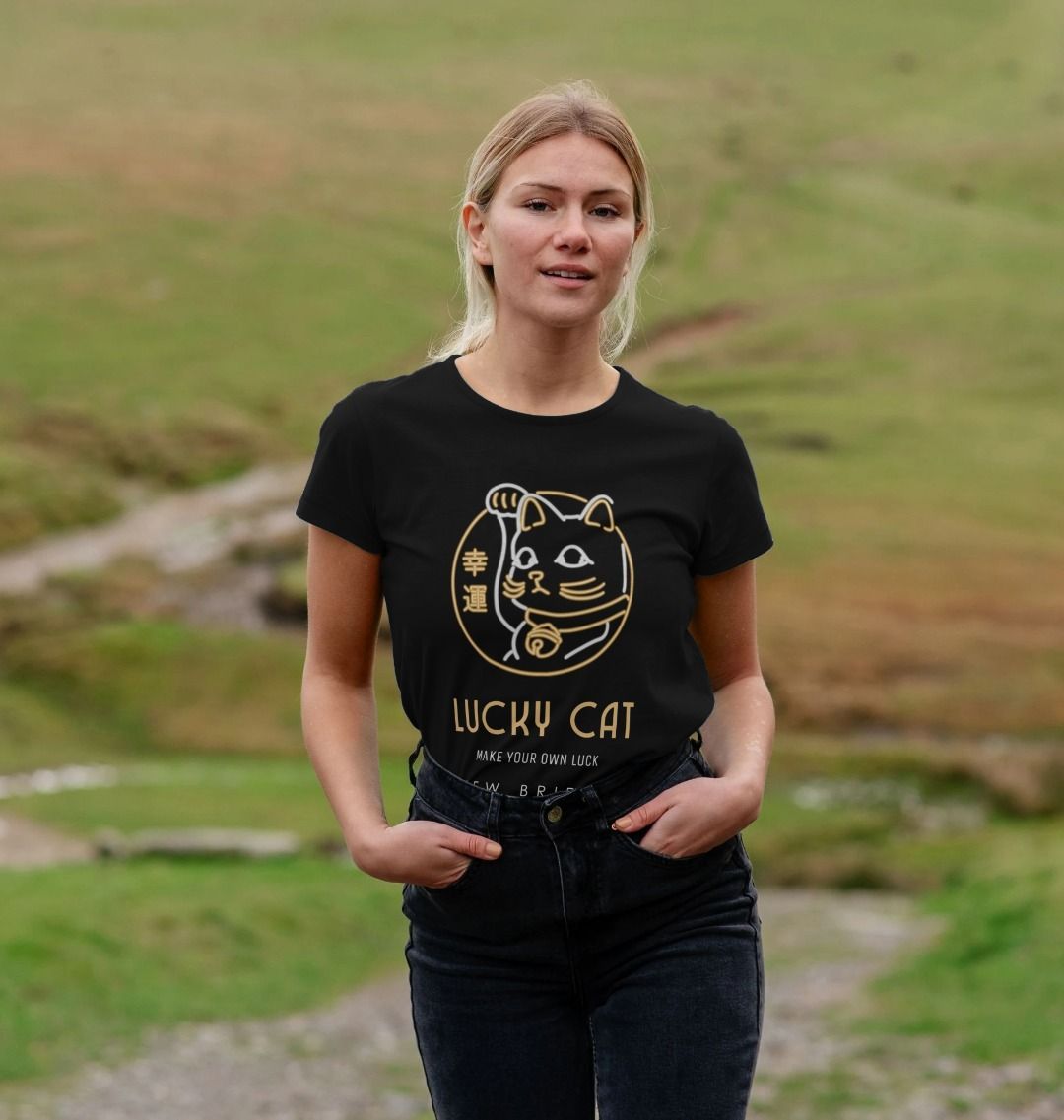 Lucky Cat Women s T shirt