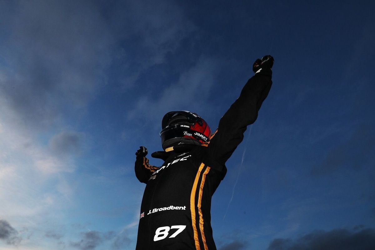 Home [jimmy-broadbent.teemill.com]